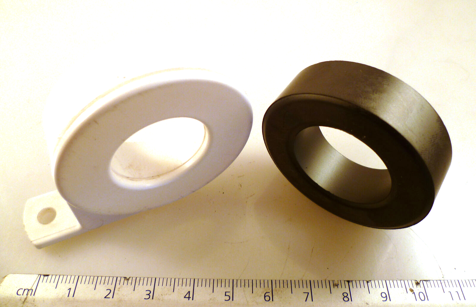 Tokin ESD-R-47B Toroid Core 100 MHz Data Line RFI Filter OD 51.5mm ...