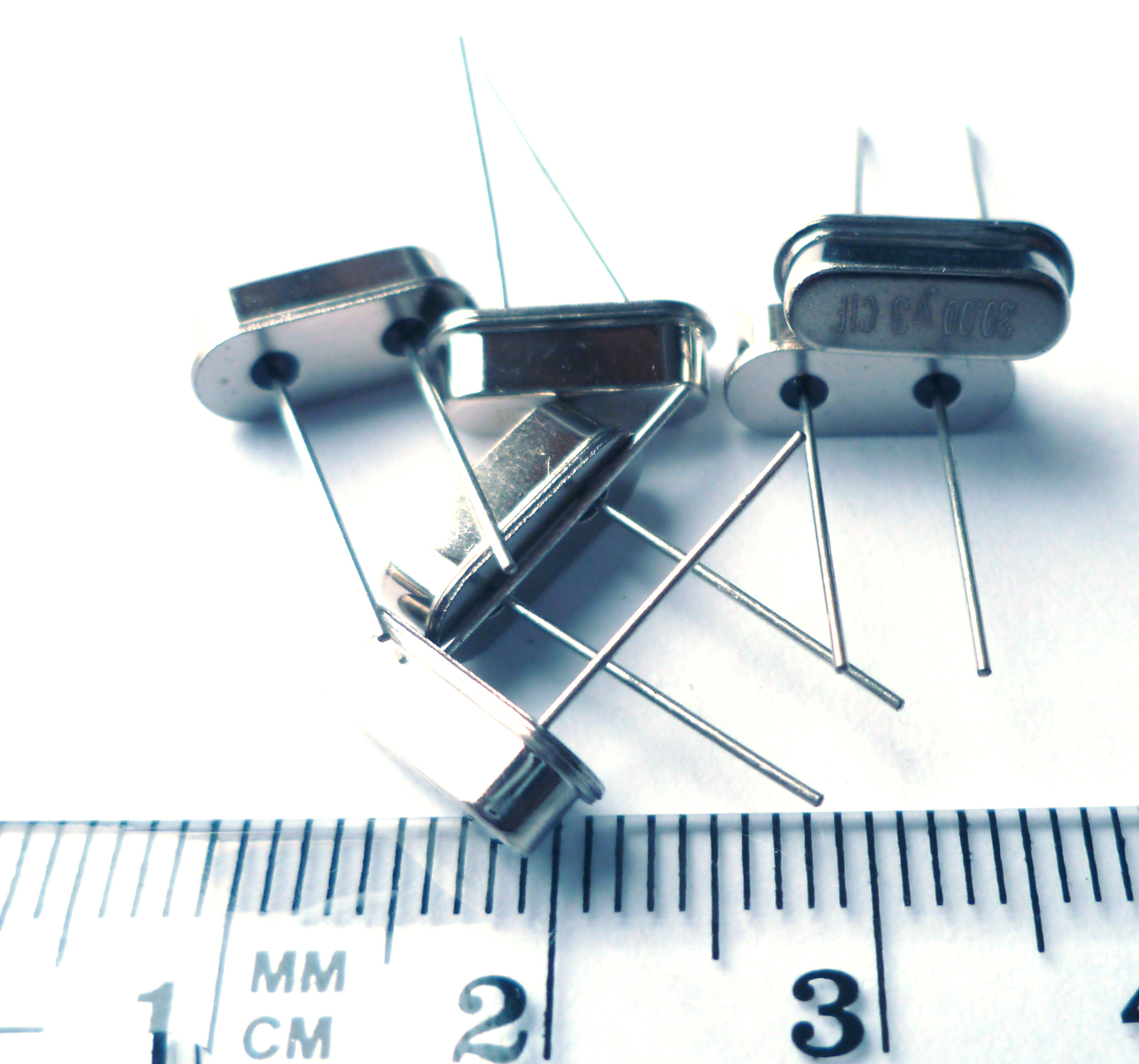 ACT Surface Mount Crystal 20.00mHz HC49S 5 Pieces OM1109 | Rich Electronics