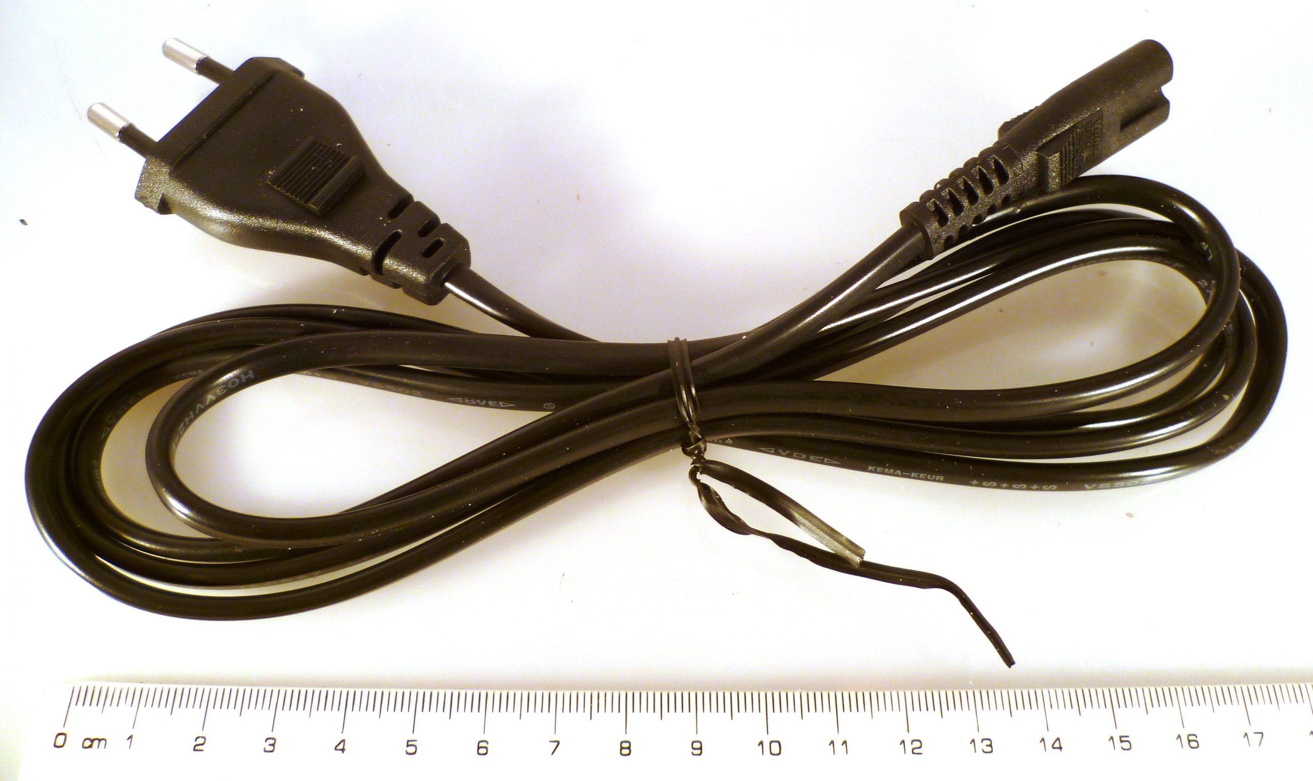 Volex Euro 2 Pin Power Lead to Figure of 8 Connector 2.5A 250V 1.8M ...