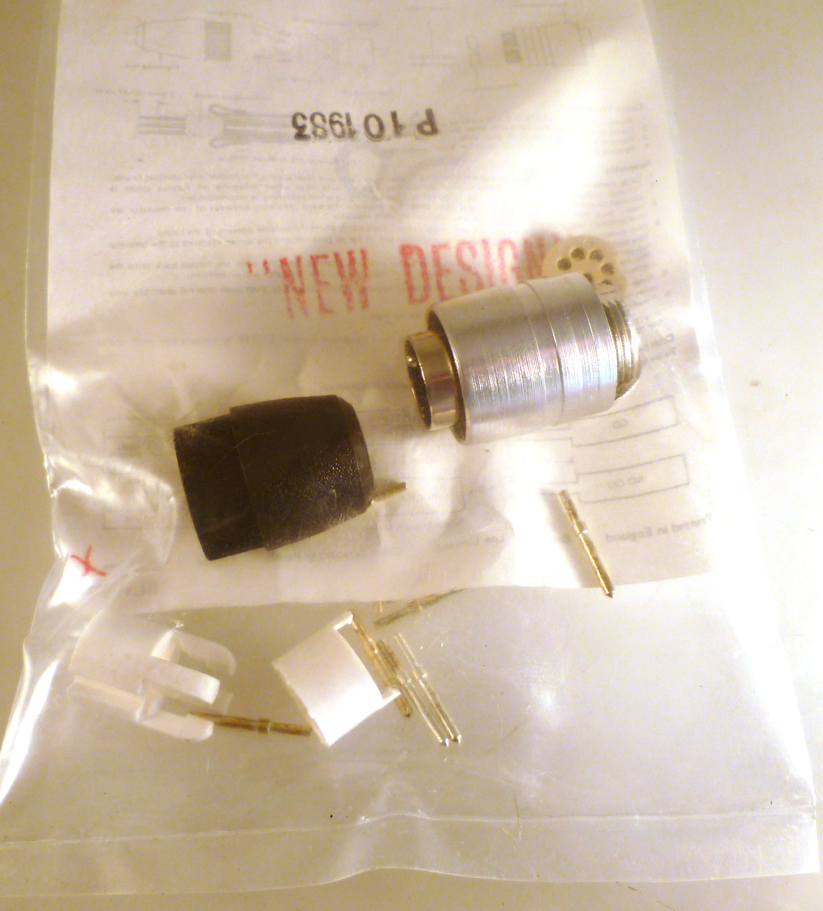 Belling Lee Connector L1904/8/FP 8 Pole Latching Free Plug OM0510C ...