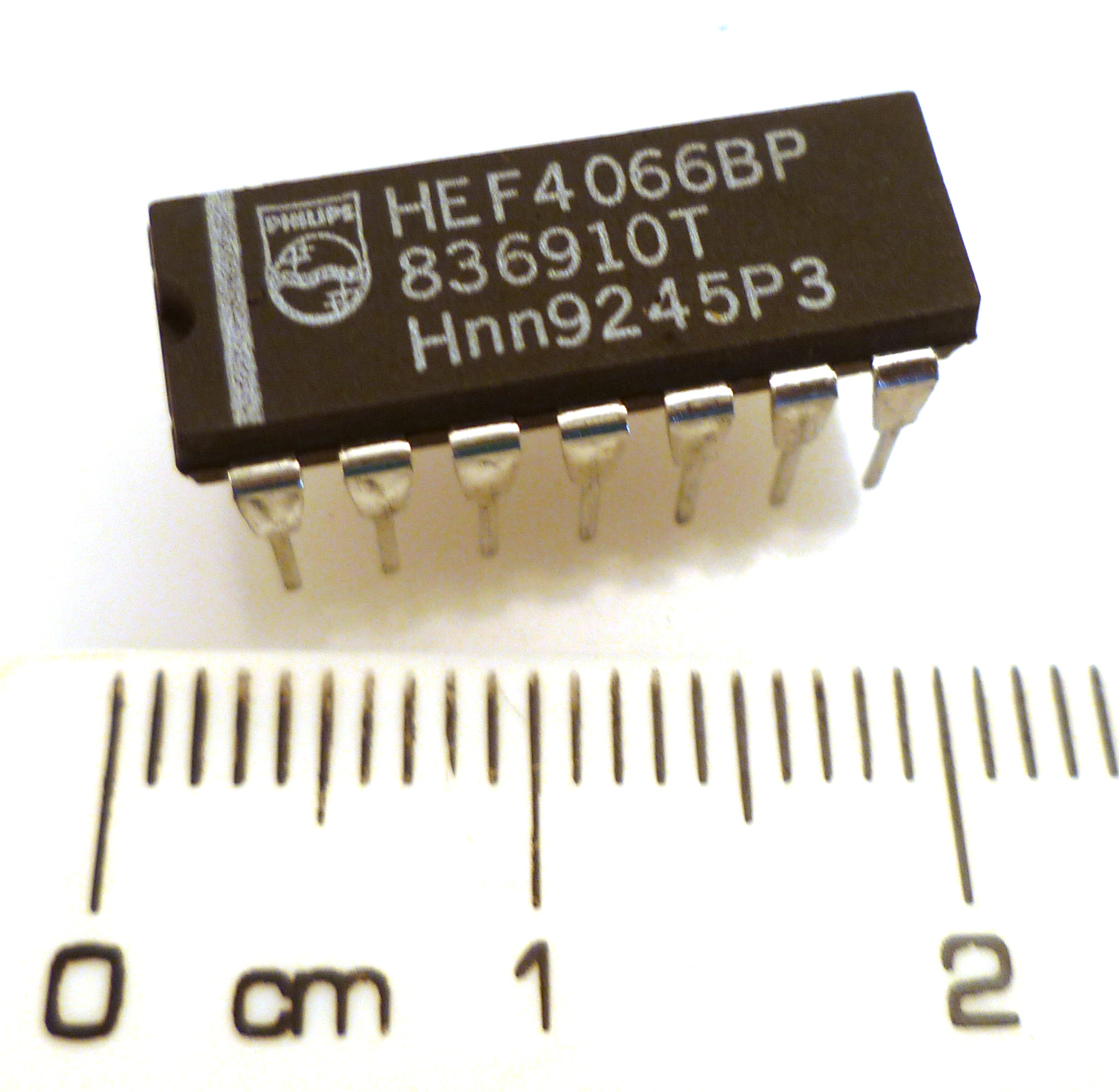 Philips HEF4066BP Quad Single Pole Single Throw Analog Switch OMA046A ...