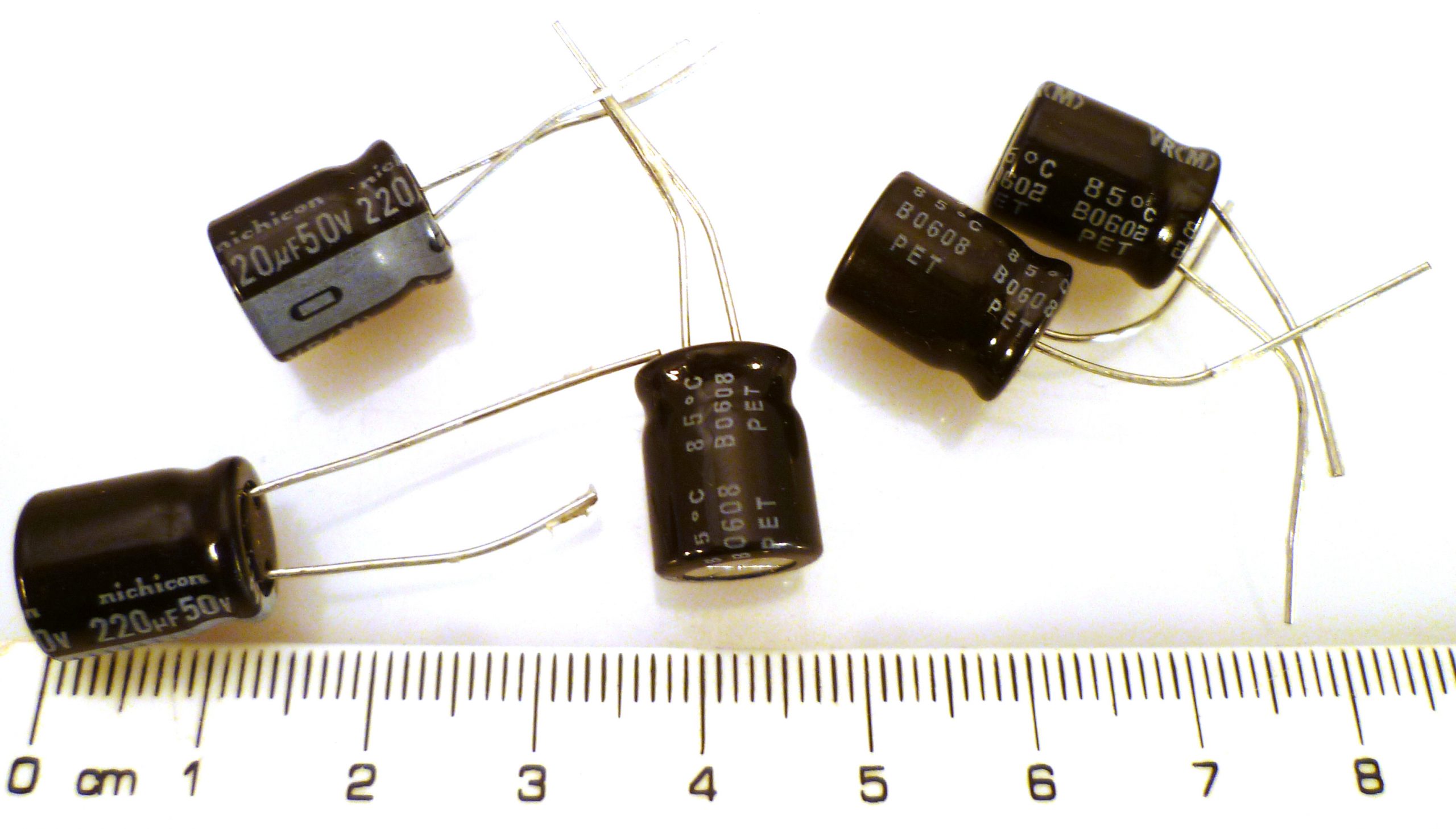 Nichicon Electrolytic Capacitor 50v 220uf 85°C 5 Pieces OL0099 | Rich ...