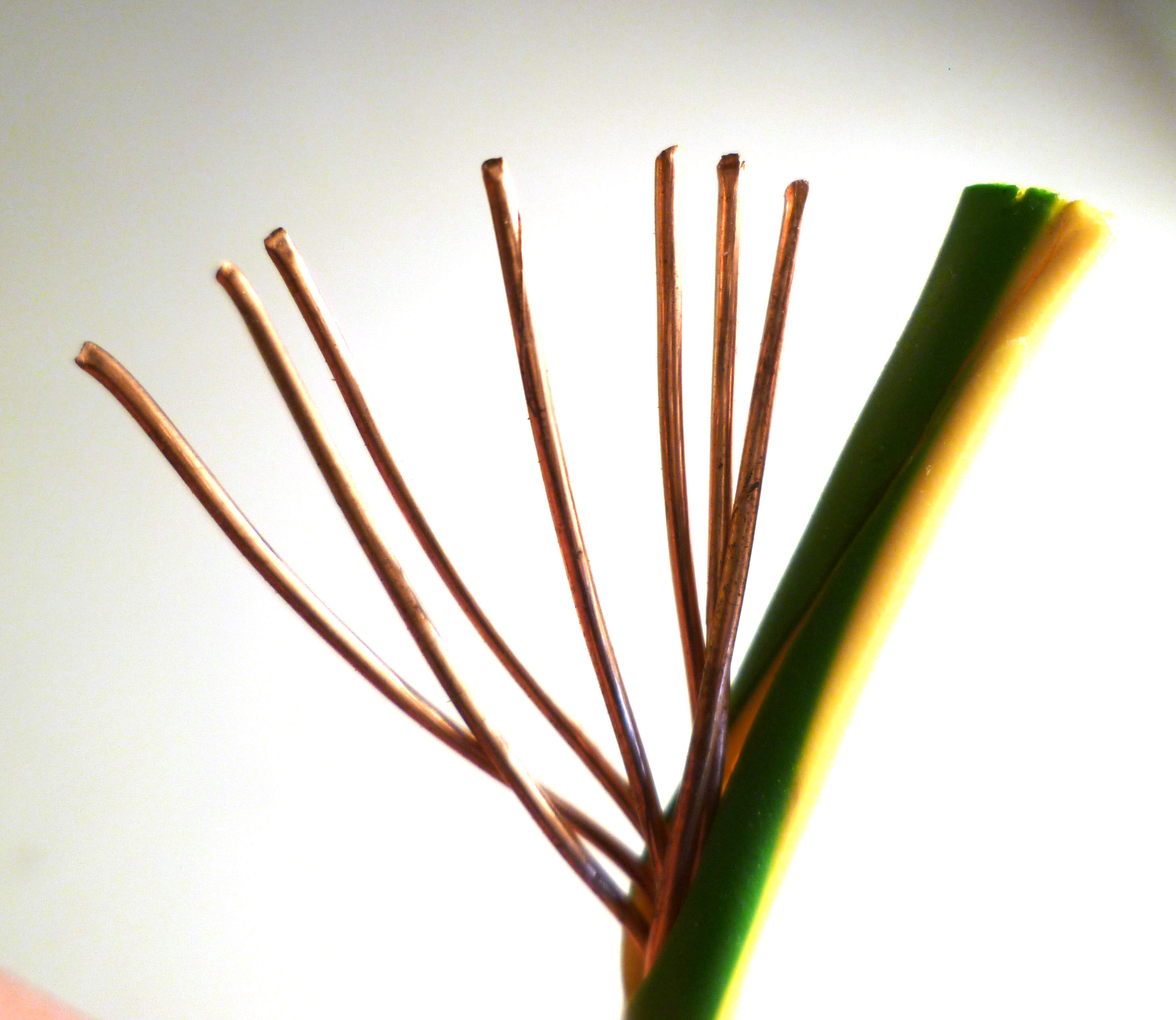 Earth Cable G&Y H07V-R (6491X) 4.0mm Stranded Core 7/0.85mm 5 Metres ...