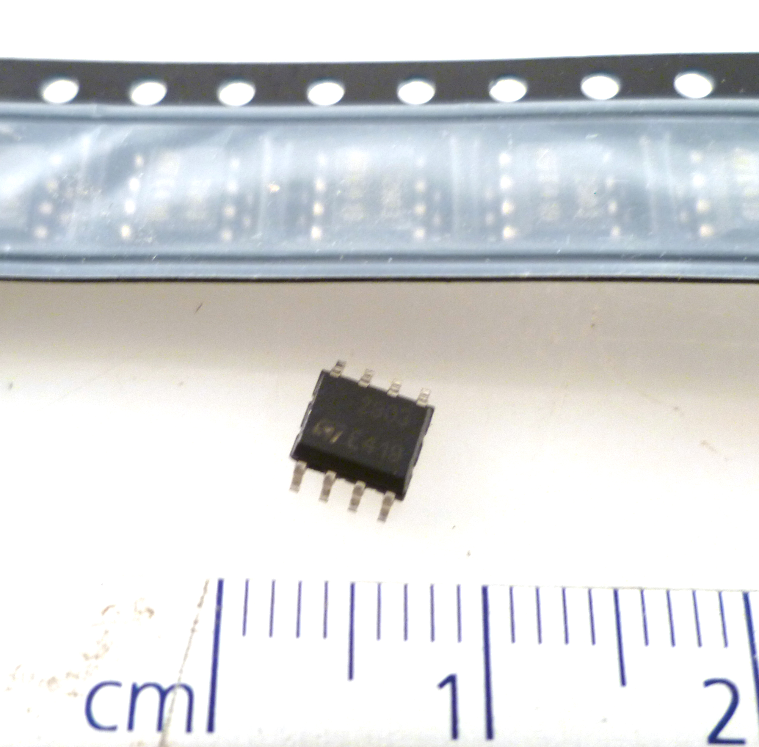 ST Microelectronics LM2903 Low-power dual voltage comparator SOP-8 OM0092C | Rich Electronics