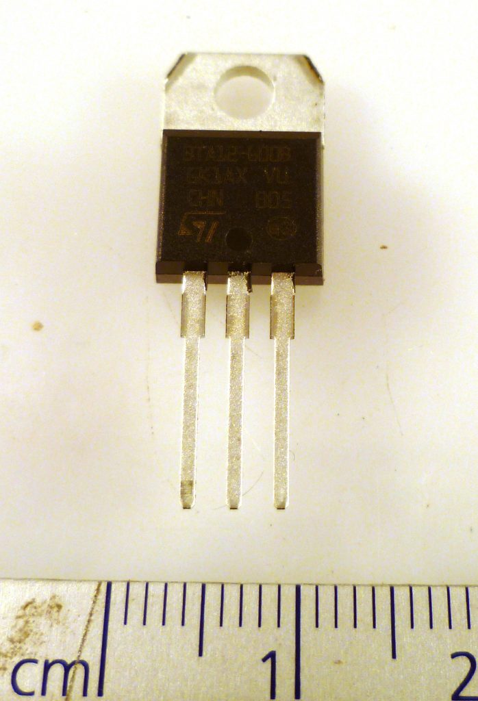 ST Microelectronics BTA12-600B Medium Current Triac OM0195E | Rich ...