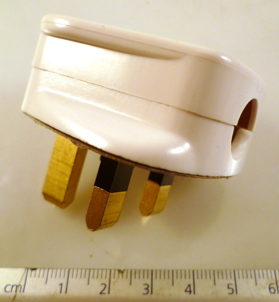 Selectric UK White 3 Pin Plug 250V 13A Fused BS 1363 NSAI OM1048Z ...