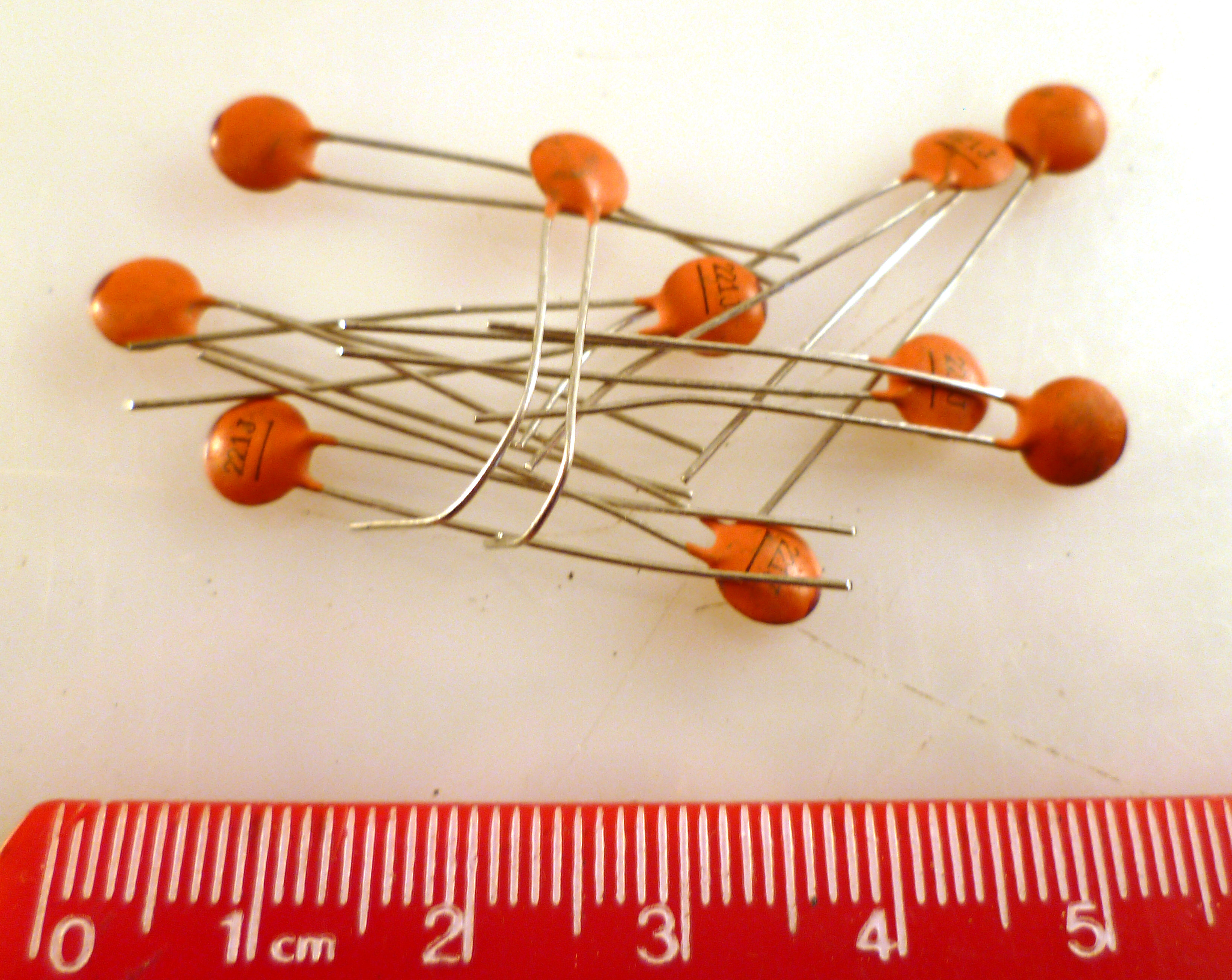 Ceramic Disc Capacitor 220pF 50V 2.5mm 5% 10 Pieces MBD021F | Rich ...