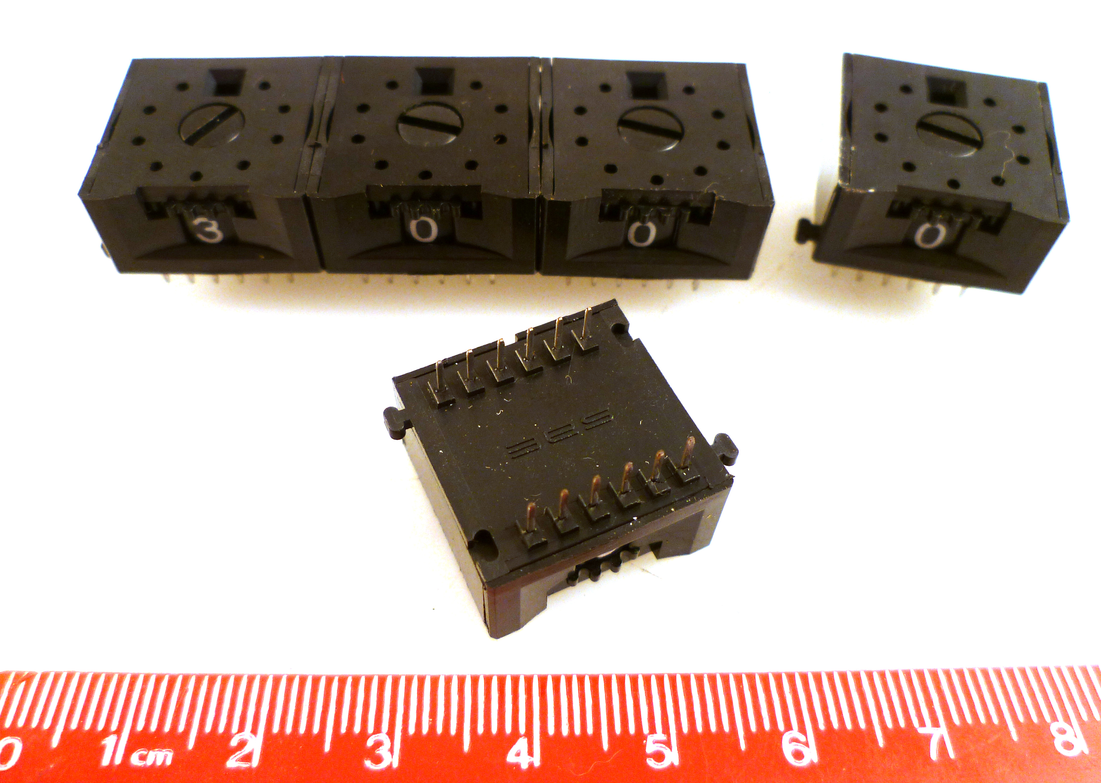 SAE 2250 Thumbwheel Switch Rotary PCB 0-9 Interlocking 20x20x10mm ...