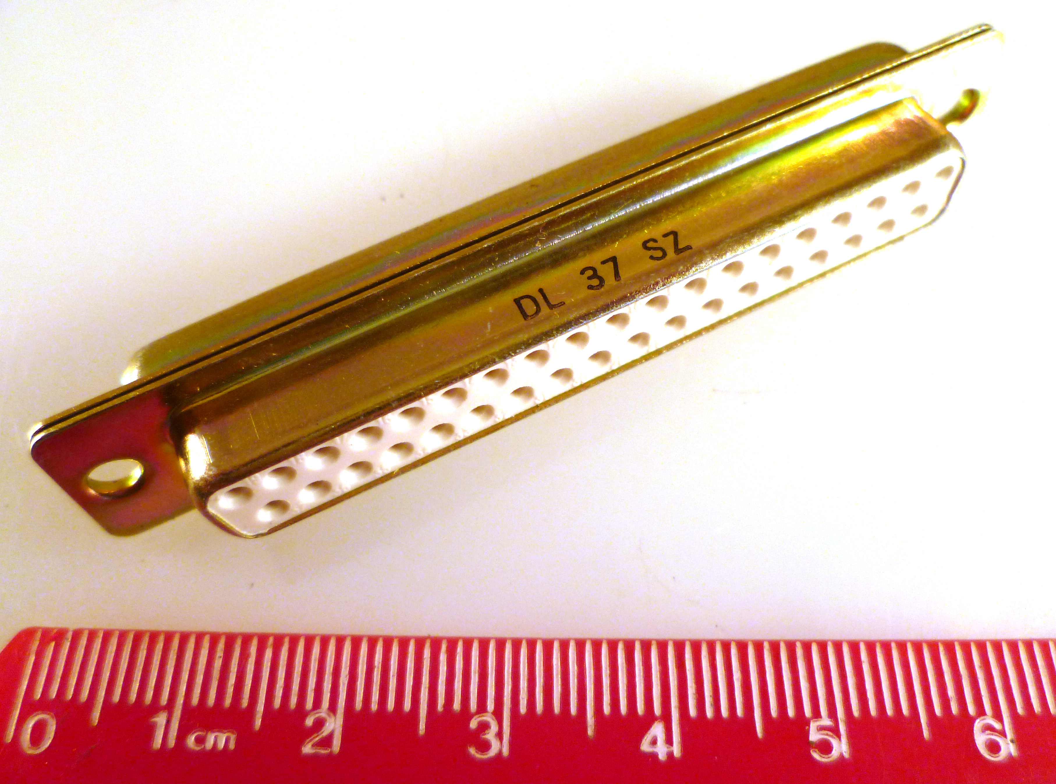 DL37SZ 37 Way D Type Socket Gold Contacts Solder Bucket OM0928G | Rich ...