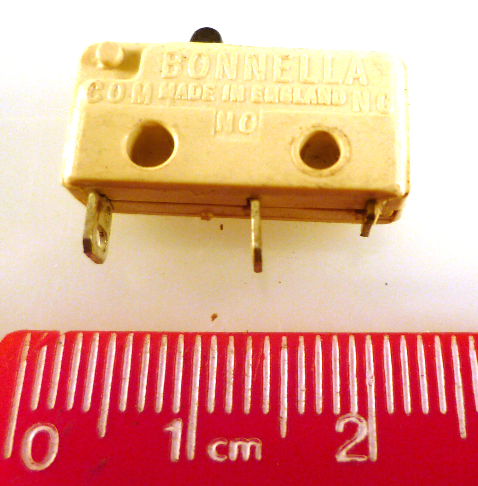 Bonnella U61-71W/FX Microswitch 5A Push Button Action SPNO OM0929K ...