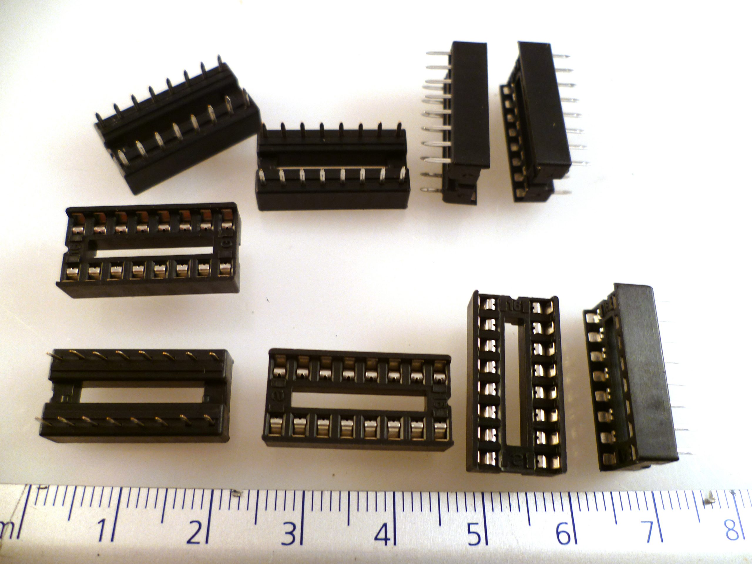 16 Pin Skinny DIL IC Socket 0.3in Black 10 Pieces OMS1-44 | Rich ...