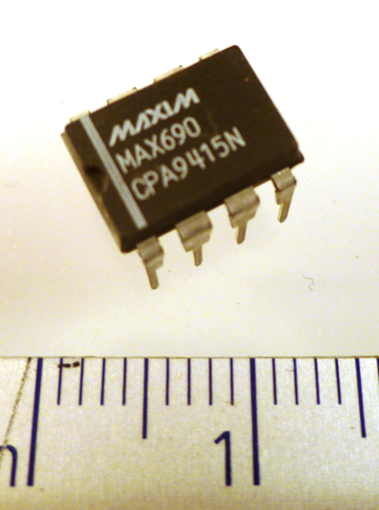 Maxim Max690 Microprocessor Supervisory Circuit 8PDIP OMS1-78 | Rich ...
