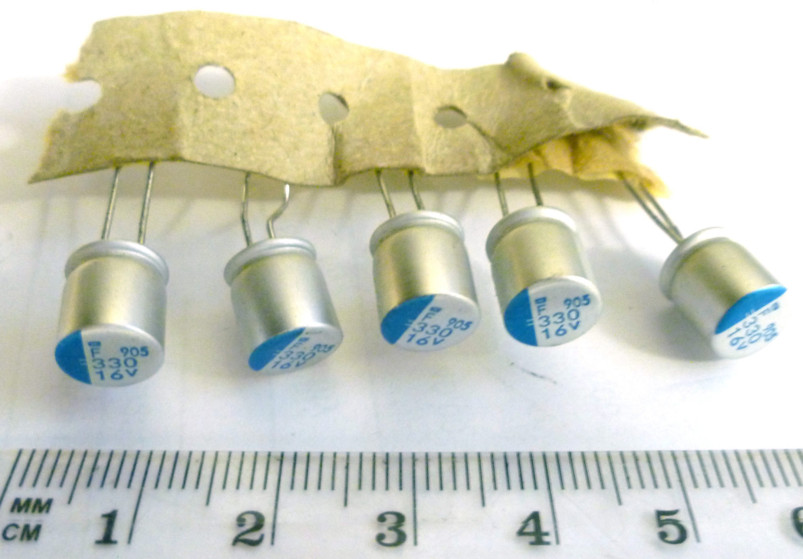 Electrolytic Capacitor 16V 330uF 5 Pieces OL0117 | Rich Electronics