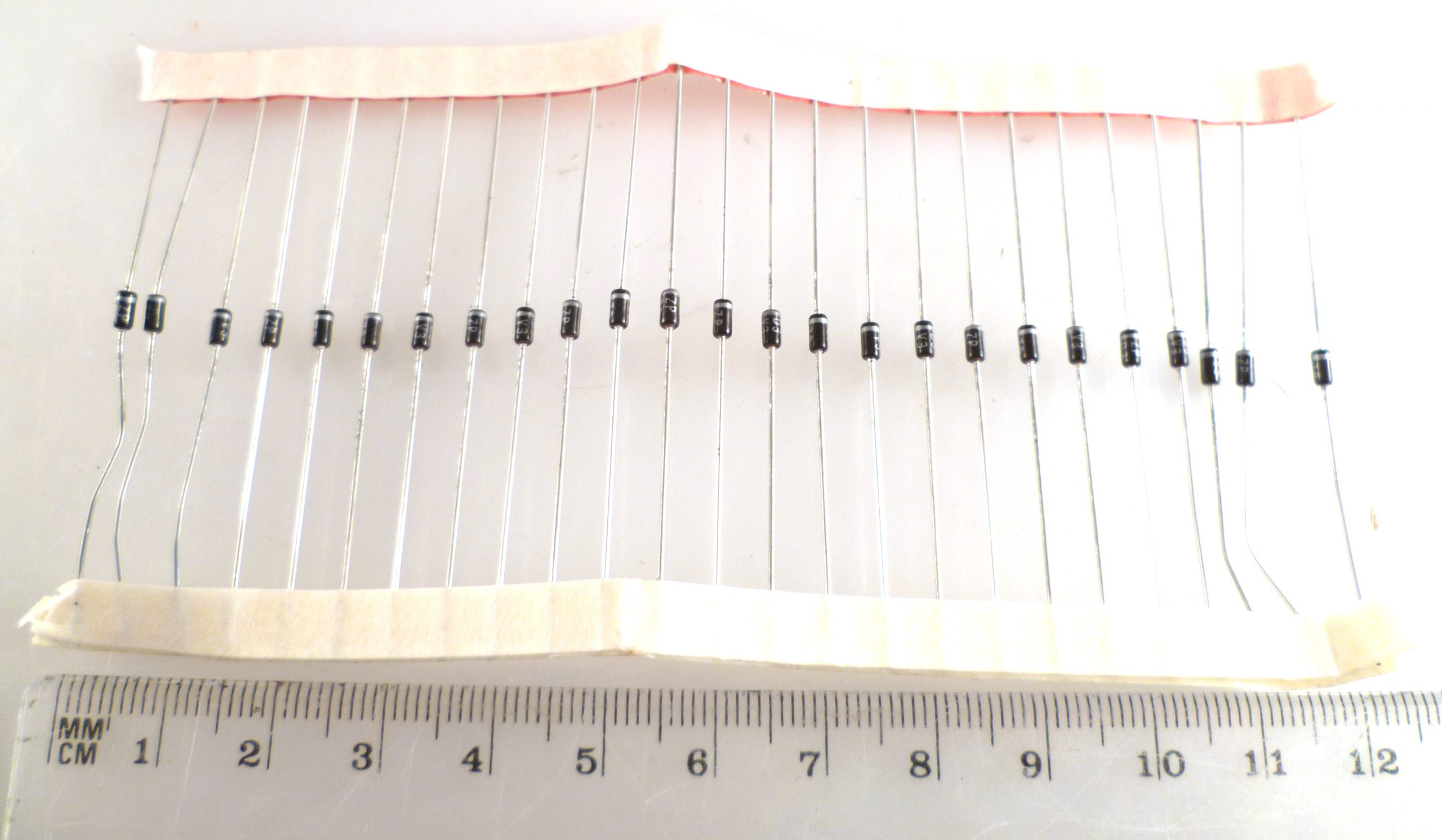 ITT ZPD3V3 Silicon Planar Zener Diode 400mW DO35 10 Pieces MBA0021D ...