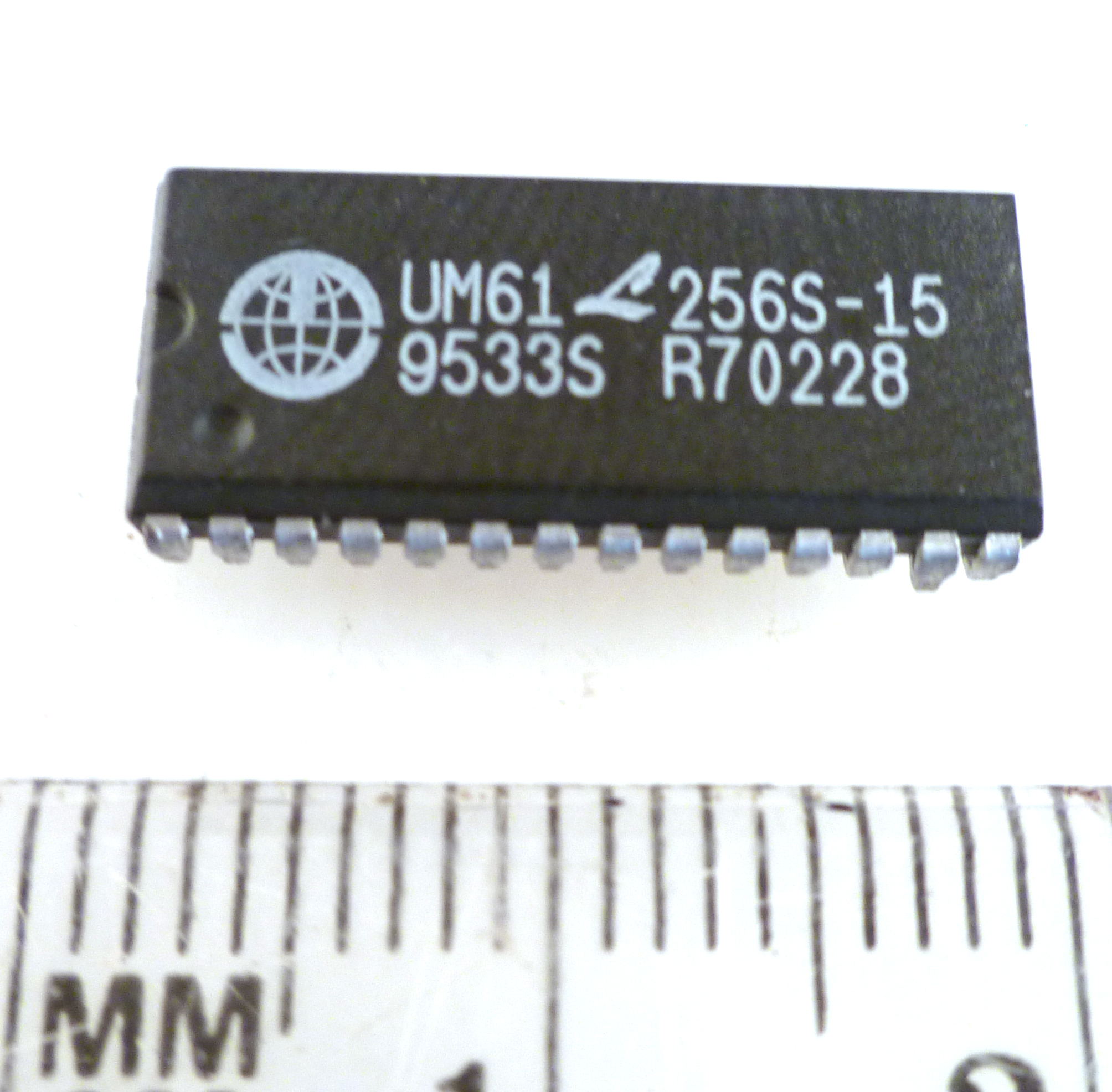 8 Bit Tft UM61512AK-15 High Speed CMOS SRAM – 5 Pieces, 64K X 8 Bit ...