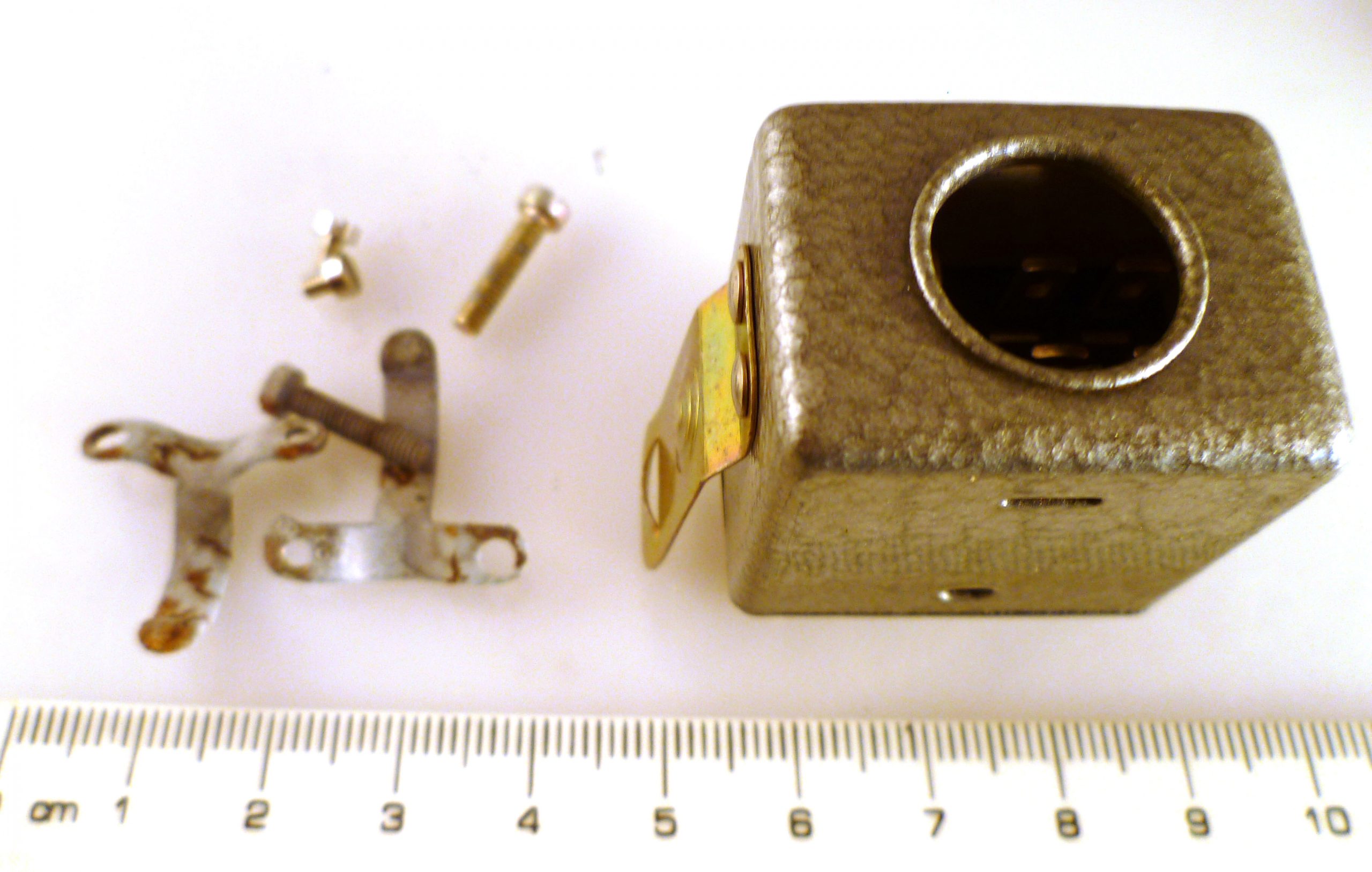 Painton 10 Pin Cable Mount Plugs and Covers OM0734Z6 | Rich Electronics