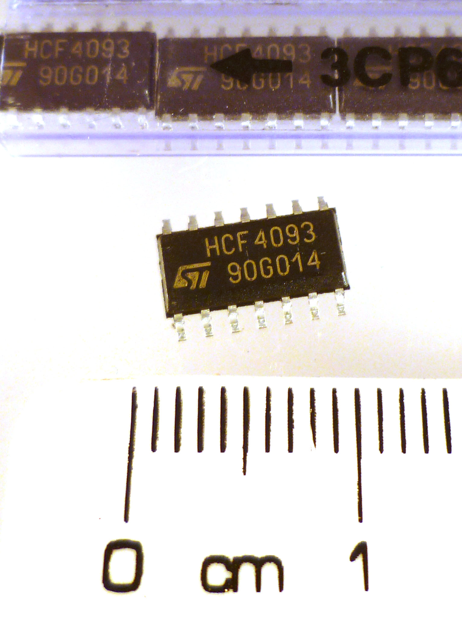 ST Microelectronics 74HCF4093 Quad 2-input NAND Schmitt trigger OMS1 ...
