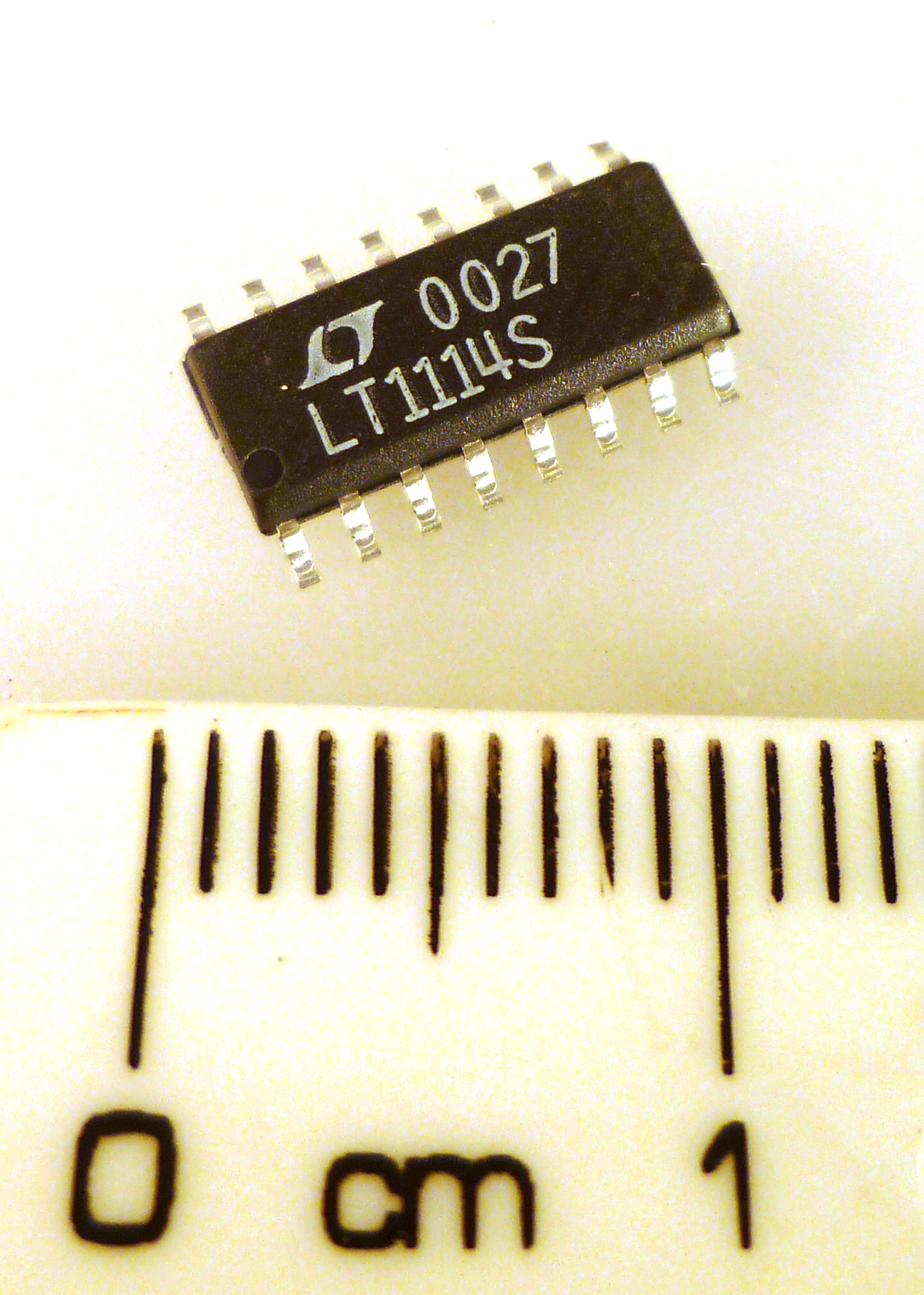 Linear LT1114S Quad Picoamp Input Op Amp 16-SOIC OMS1-12M | Rich Electronics