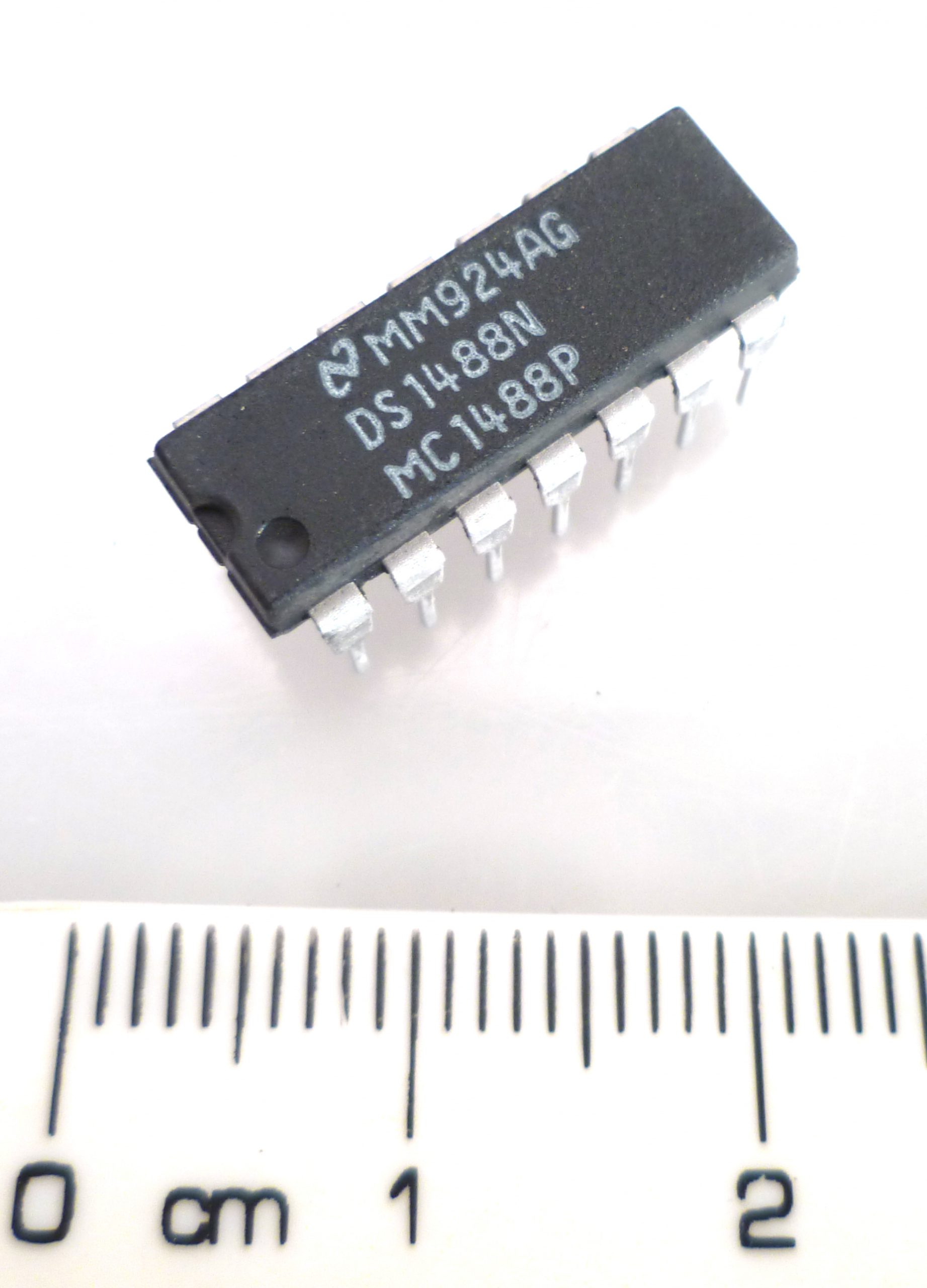 Motorola 1488P RS232C monolithic quad line driver DIP-14 OMS1-12W ...