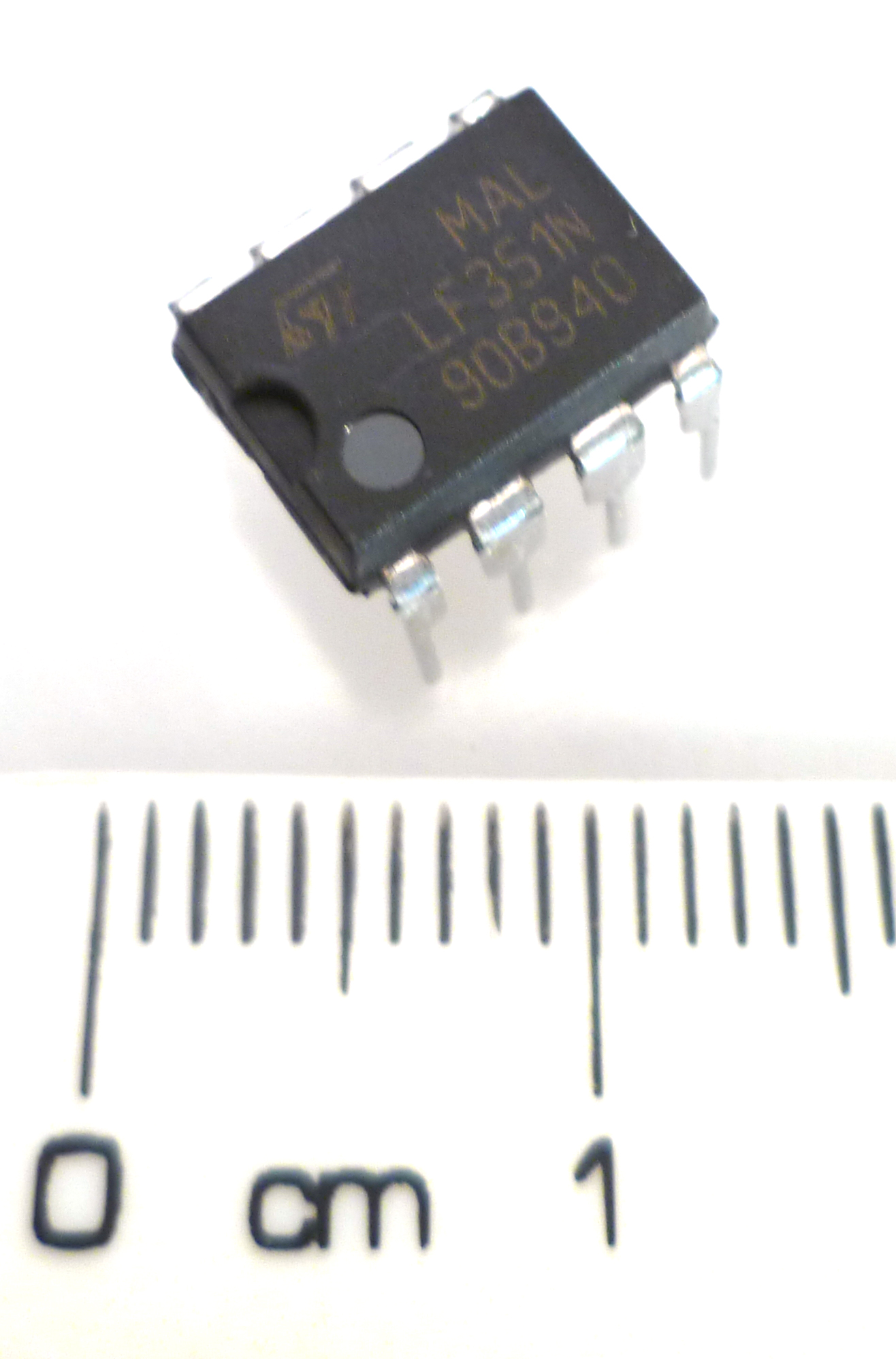 ST Microelectronics LF351N Wide Bandwidth Single JFET Op Amp 8-PDIP OMS1-12X | Rich Electronics