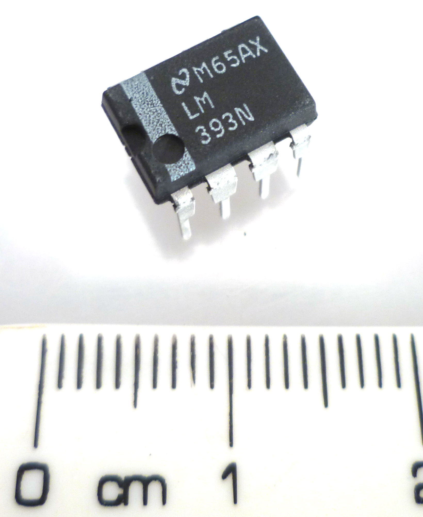 National Semi LM393N Dual Comparator 8-PDIP OMS1-12Y | Rich Electronics
