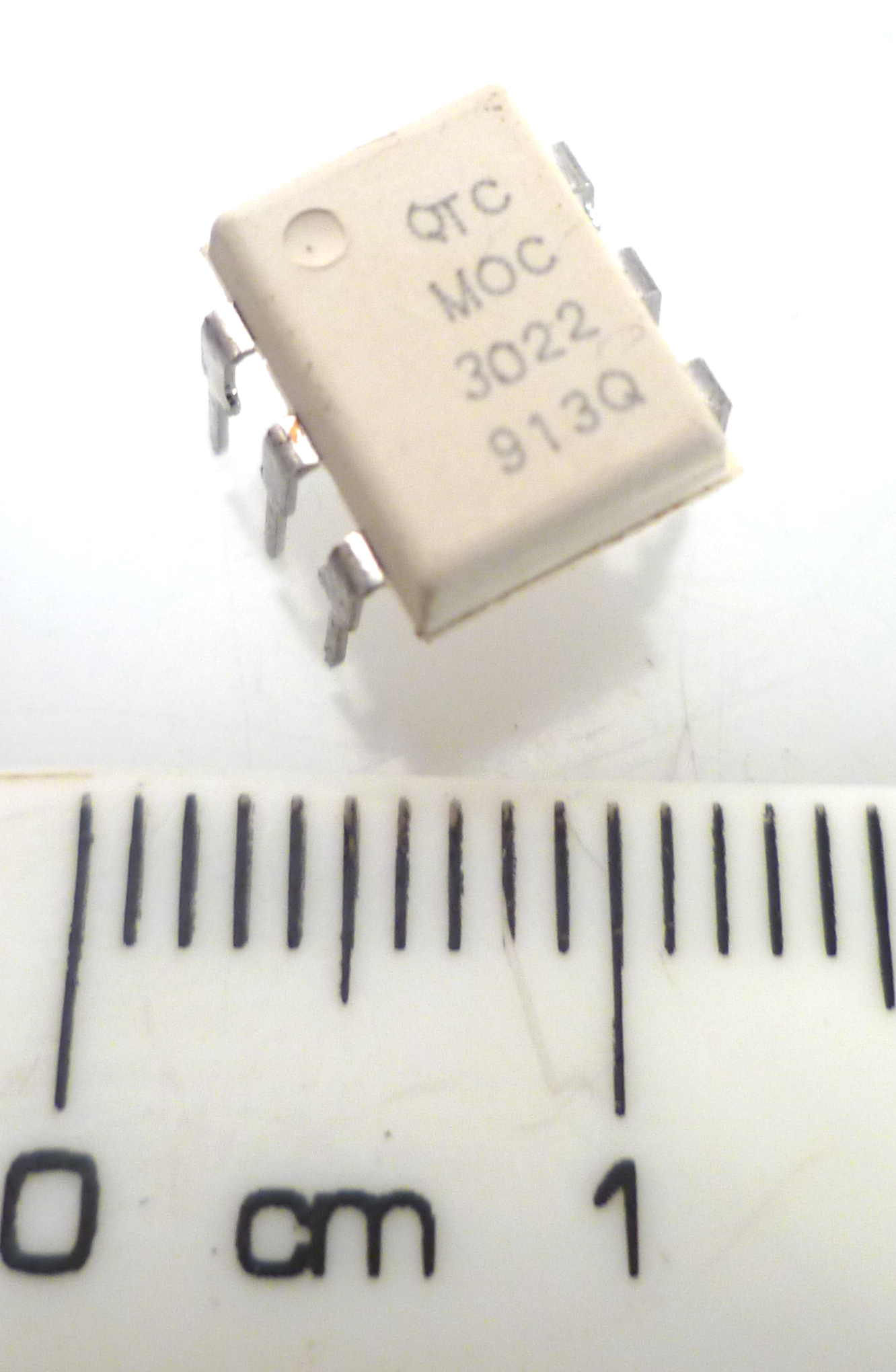 QTC MOC3022 8-PDIP Non Zero Crossing TRIAC OMS1-12Z | Rich Electronics