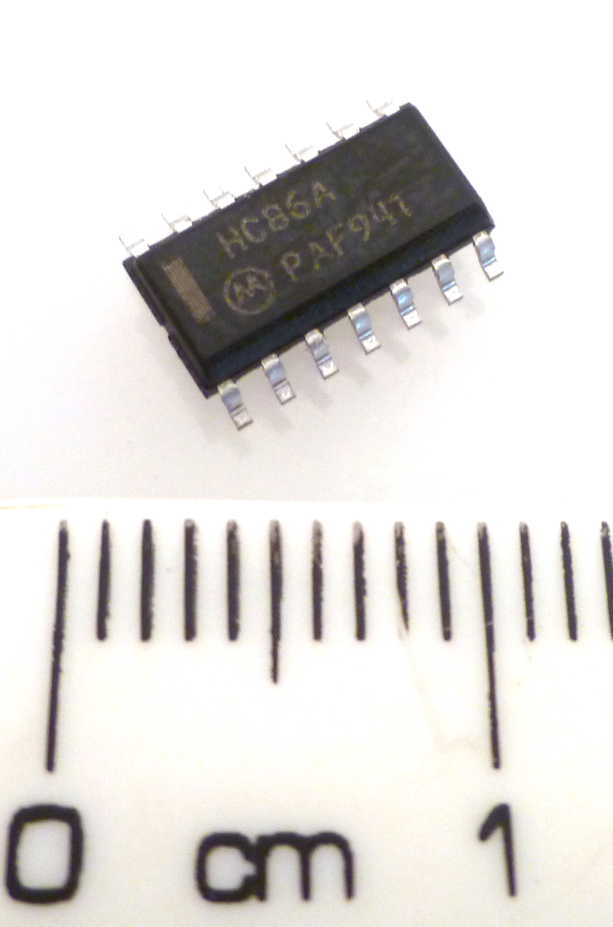 Motorola 74HC86A Quad 2-Input Exclusive OR Gate OMS1-13Q | Rich Electronics