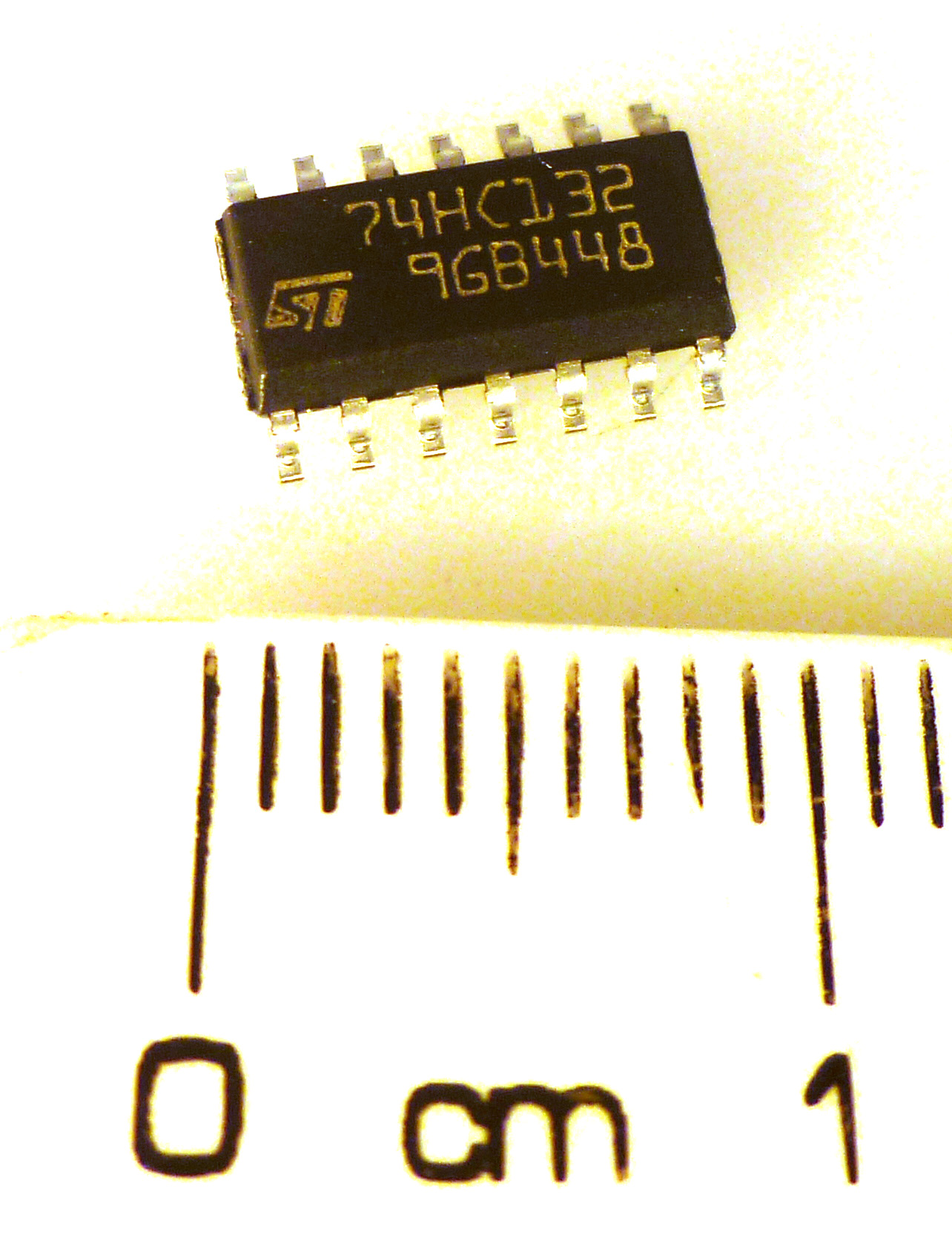 STMicroelectronics 74HC132 Quad 2-input Schmitt NAND gate OT0052 | Rich ...