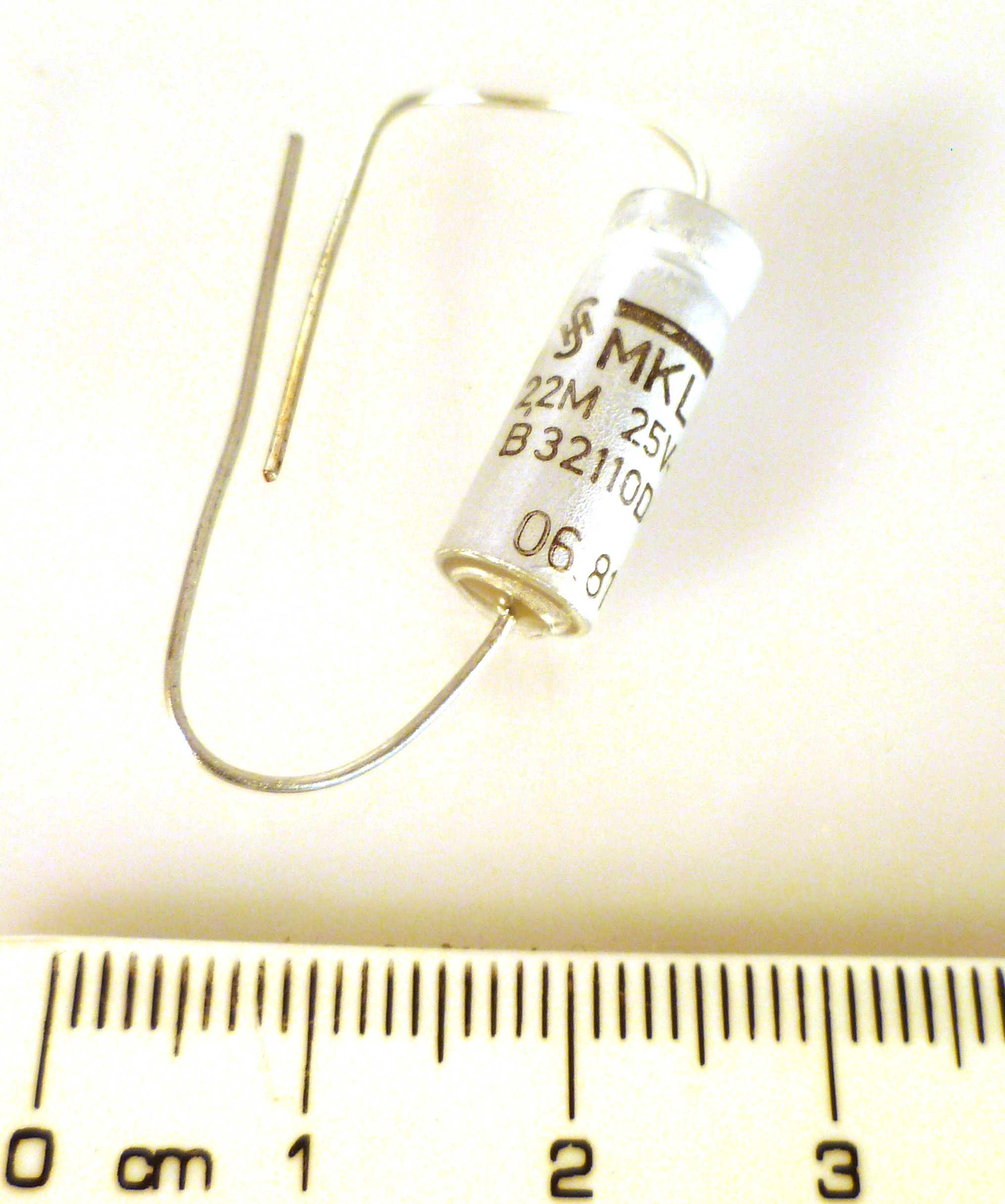 Siemens B32110 MKL Metalised Lacquer Film Capacitor 2.2uF 25V 20% MBL2 ...