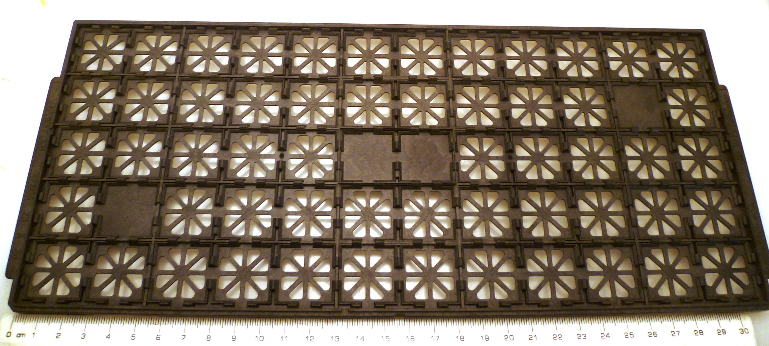Daewon PBGA 23x23x1.5mm Jedec Semiconductor Waffle Tray EB8A1-3 | Rich ...