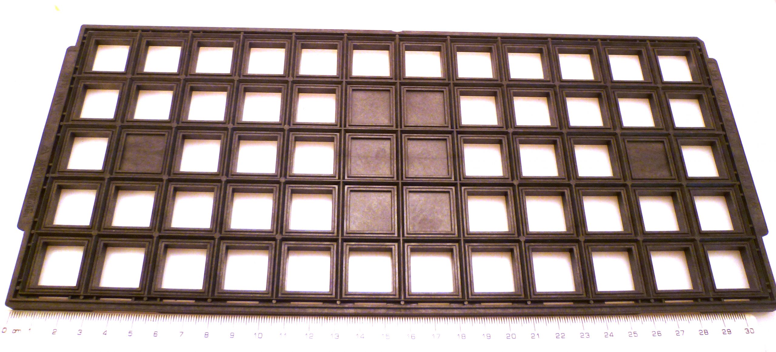 Daewon TQFP 20x20x1.4T Jedec Semiconductor Waffle Tray EB8A2-3 | Rich ...