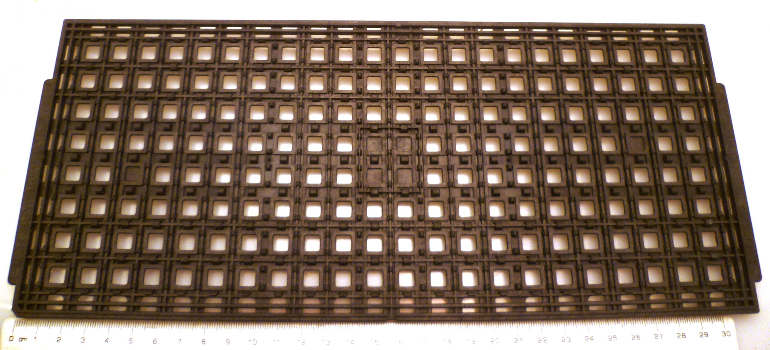 Daewon FPBGA 11x11mm Jedec Semiconductor Waffle Tray EB8A2-6 | Rich ...