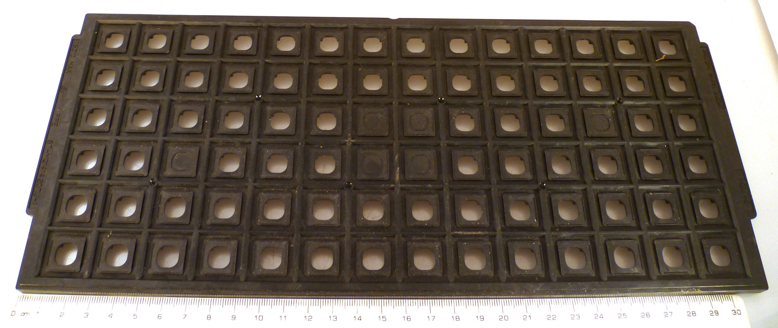 Shinon MQFP 14x14 Jedec Waffle Chip Tray ST-MQ141420TJ-1 EB8A3-6 | Rich ...