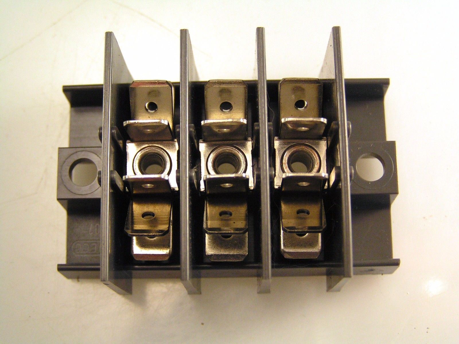 Weco Terminal Block 3 Barriered Poles Each With 6 Faston Tabs 25A 400V ...