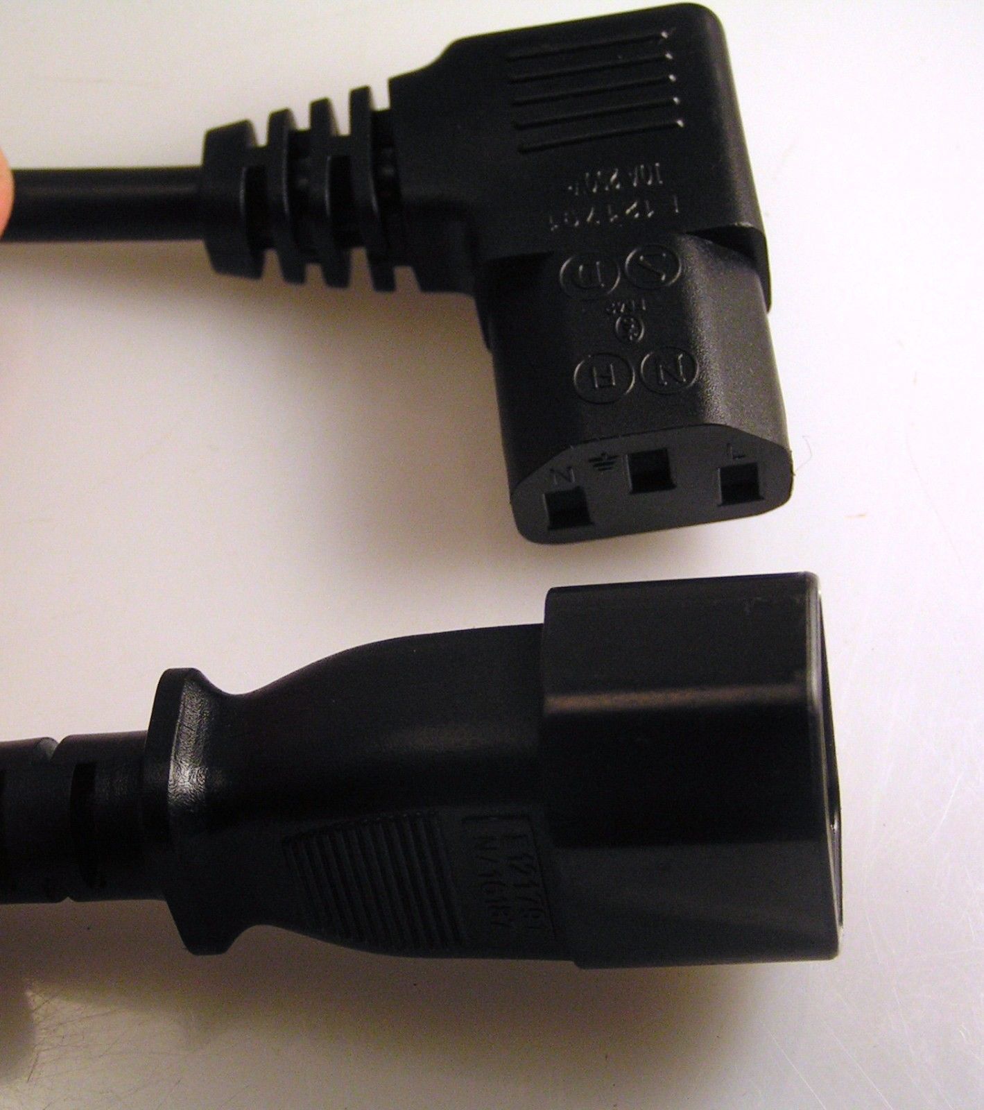 IEC/CE222 Shrouded Plug to Right Angle Socket Lead Black 800mm 10A 250V ...