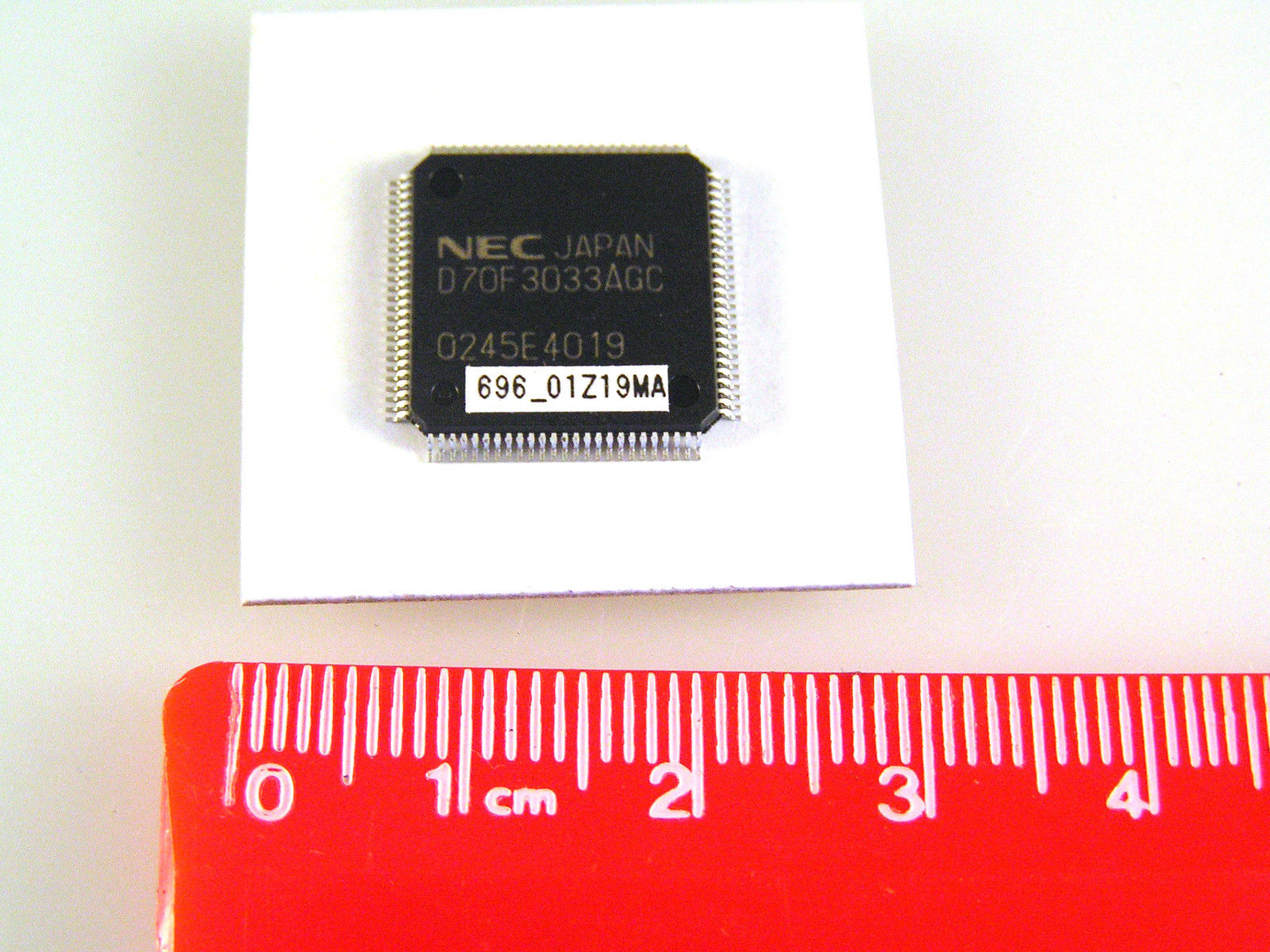 NEC D70F3033AGC 32/16 BIT Single Chip Microcontroller with Flash Memory OMA036 | Rich Electronics