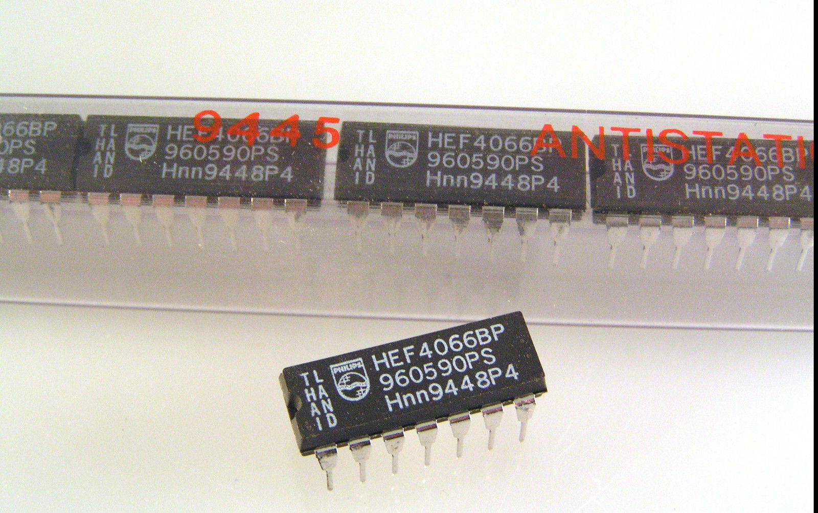 Philips HEF4066BP Quad Single Pole Single Throw Analog Switch OMA046A ...