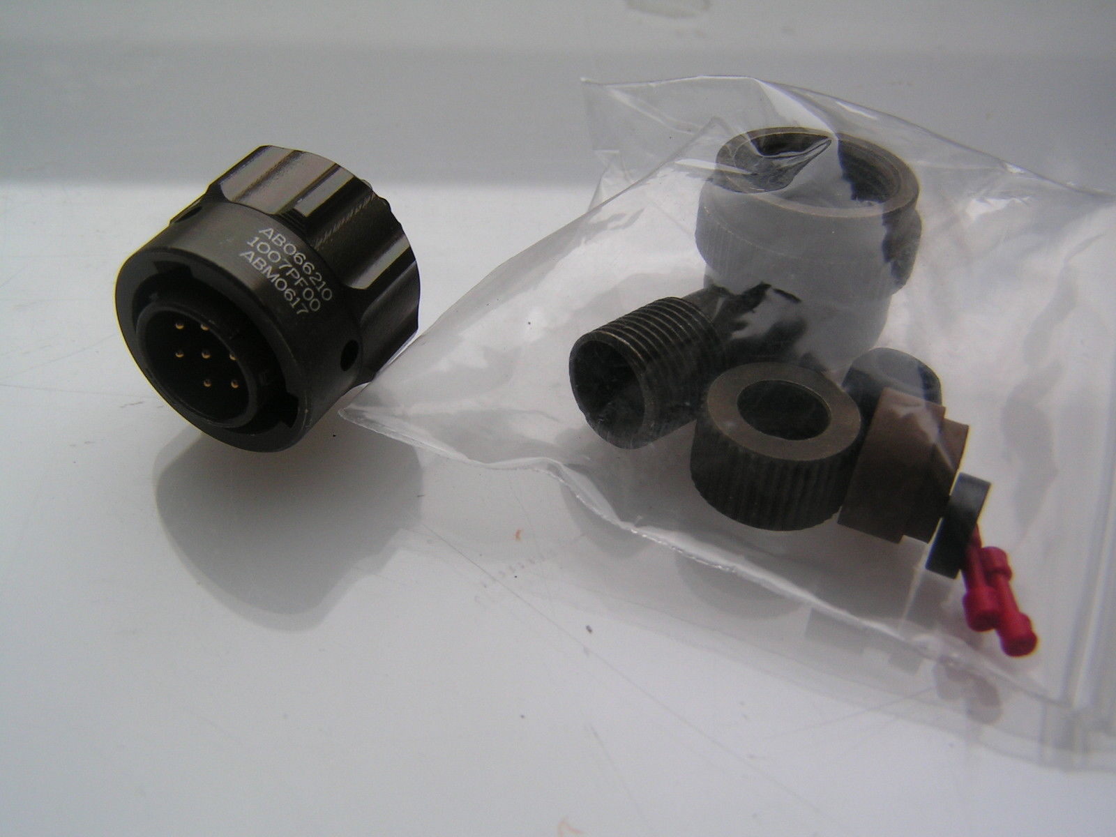 AB Connector AB0662101007PF00 7 Gold Pin Plug and Backshell Kit OM0476 ...