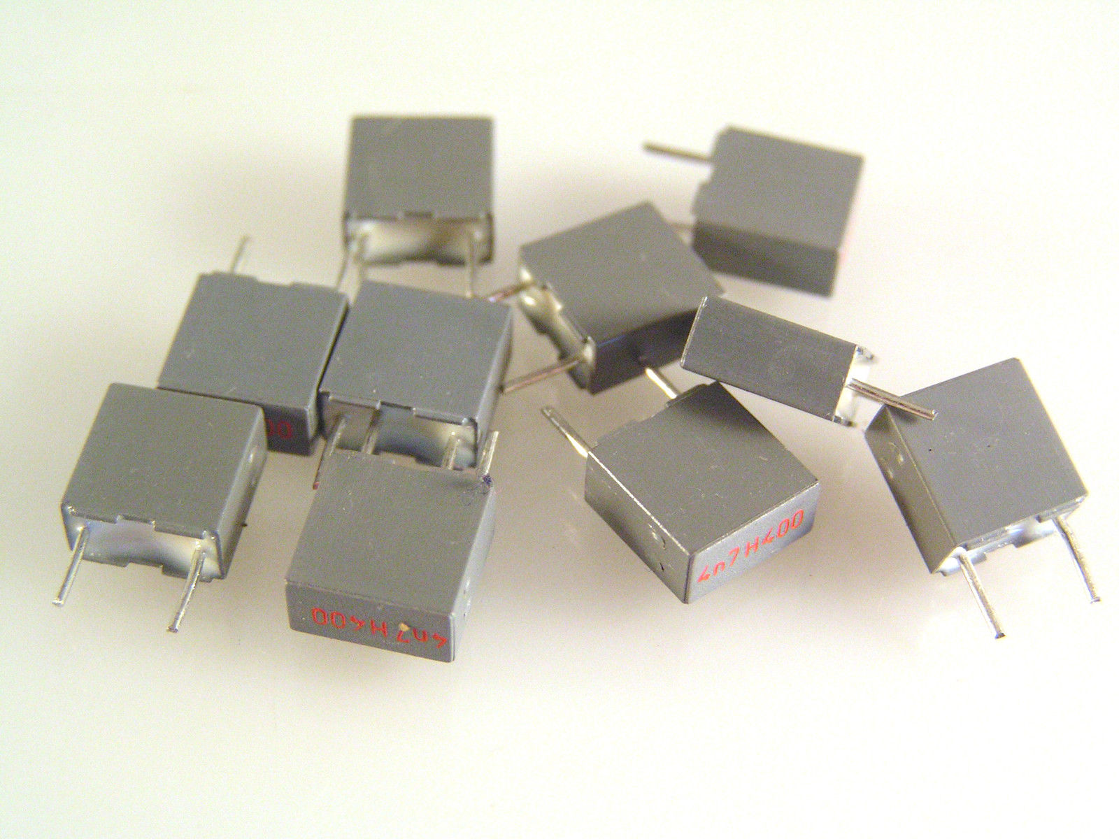 Box Polyester Capacitor 4n7 400v 5mm Pitch 10 Pieces OL0532 | Rich ...
