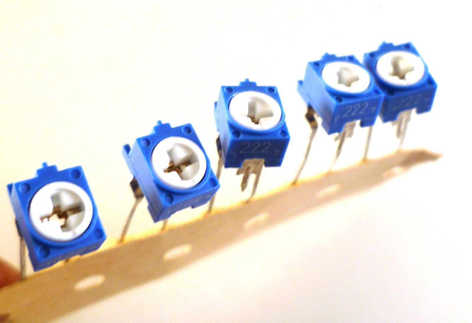 Cermet Trimmer Potentiometer 2K Ohm Horizontal Mount 5 Pieces MBL2-6 ...