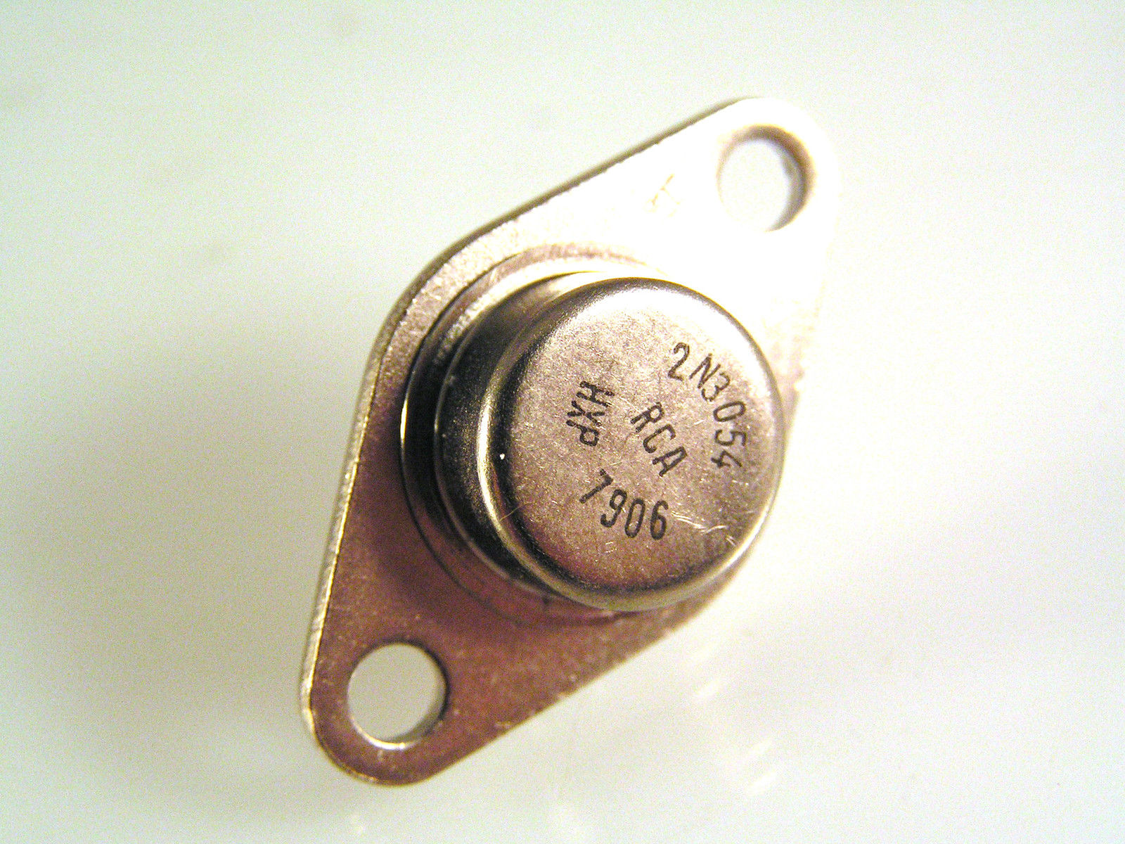 RCA 2N3054 Silicon NPN Medium Power Transistor TO-66 OMA0079 | Rich ...