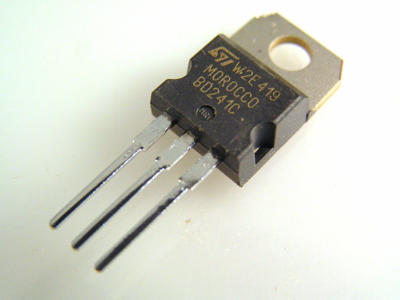 Genuine ST Microelectronics BD241C NPN TO220 Bipolar Power Transistor ...