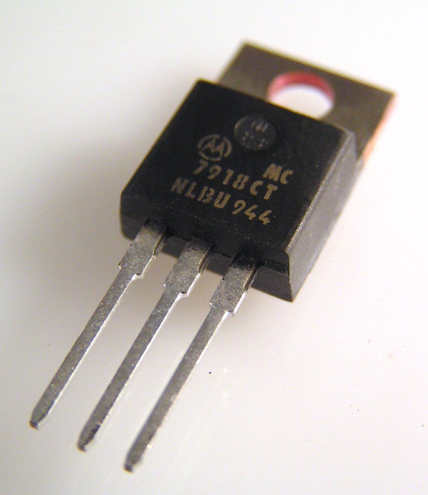 Motorola MC7918CT 18V Neg Voltage Regulator TO220 T Suffix 221AB ...