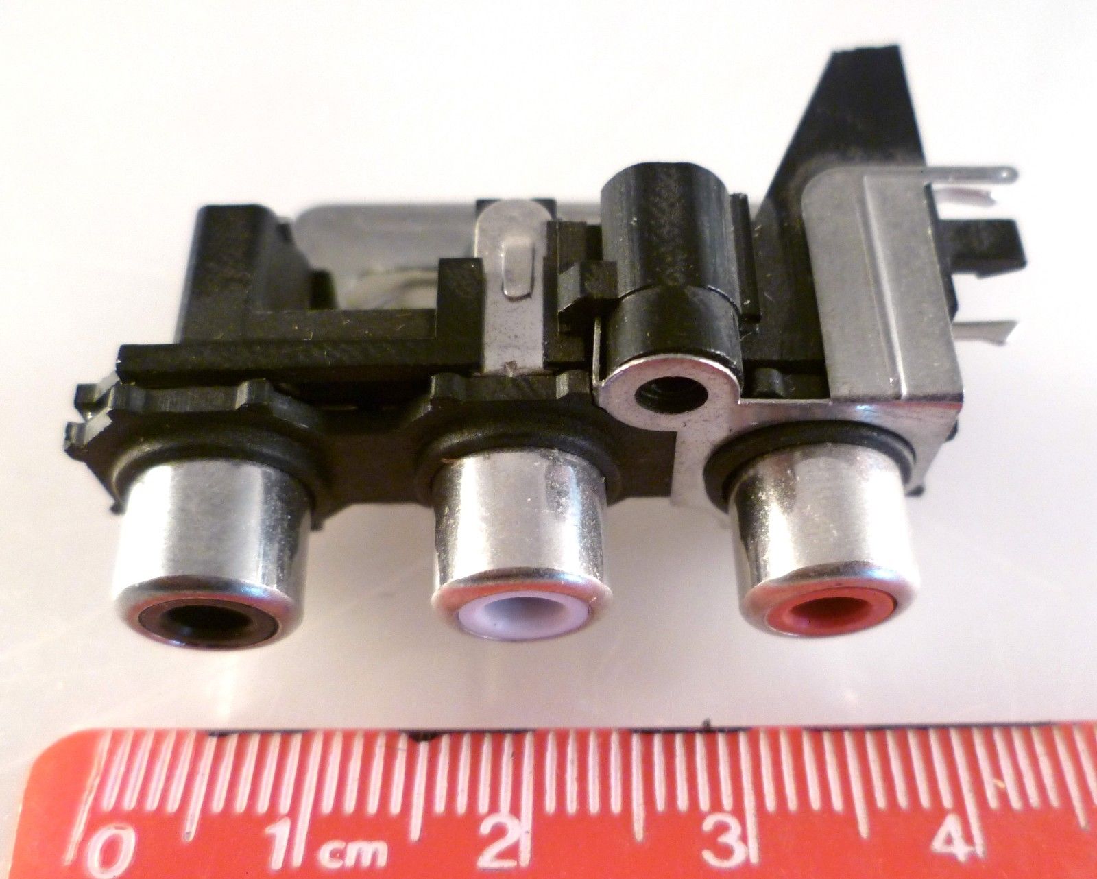 Phono Socket 3 Way PCB Vertically Mounted RCA Connectors R/W/B OM0815 ...