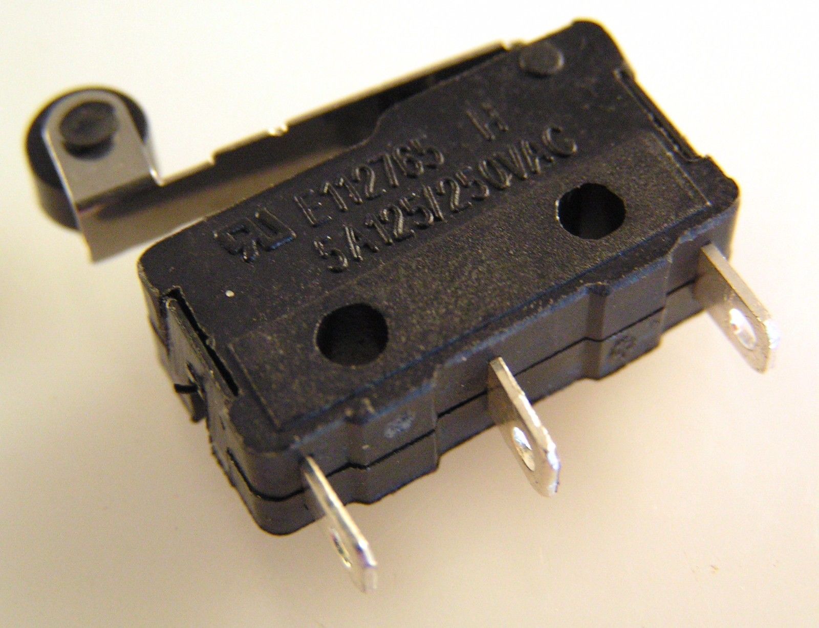 NTE E112765 Micro Switch Lever / Roller Action SPCO 5A 125/250V OM0627 ...