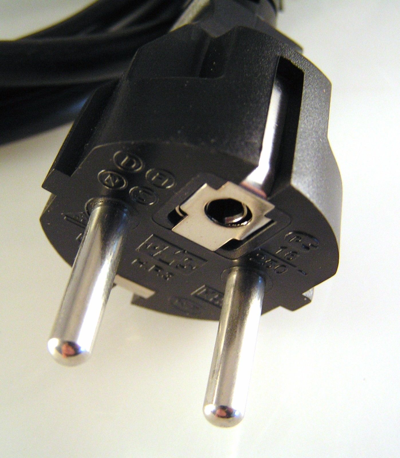 PMS Continental Schuko 2 Pin Power Lead to IEC Socket 2 Metre 10A 250V ...