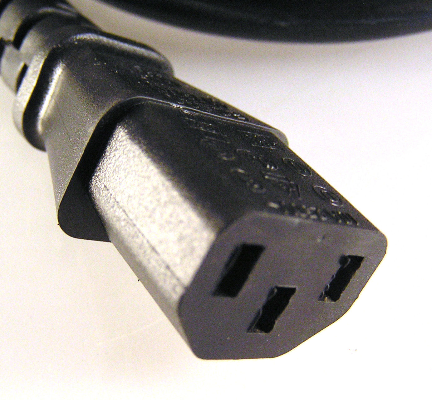 PMS Continental Schuko 2 Pin Power Lead to IEC Socket 2 Metre 10A 250V ...