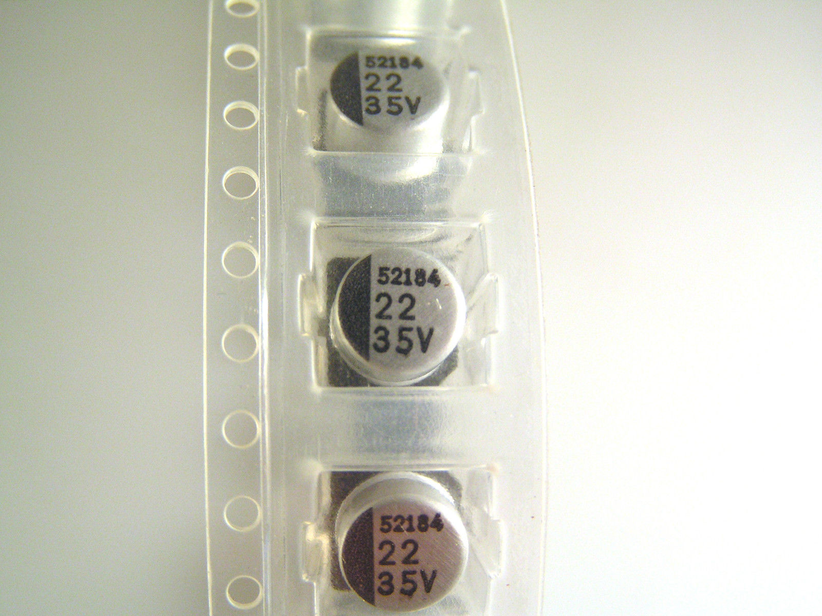 Samwha 35V 22uF Chip Aluminium Electrolytic Capacitors 25 Pieces OL0476 ...